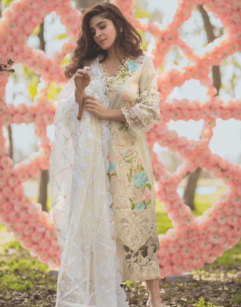 9 Beautiful Pakistani Lawn Suits by Rang Rasiya Summer Collection 2019 ...