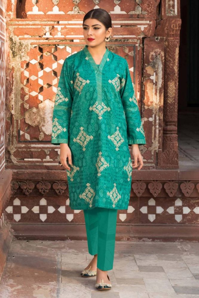 13 Must Buy Pakistani Winter Suits For Winter Season – Online Shopping ...